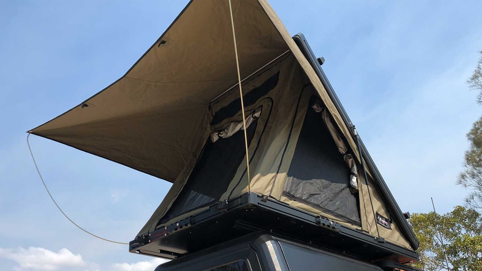 AX27 Clamshell Rooftop Tent – The Bush Company USA